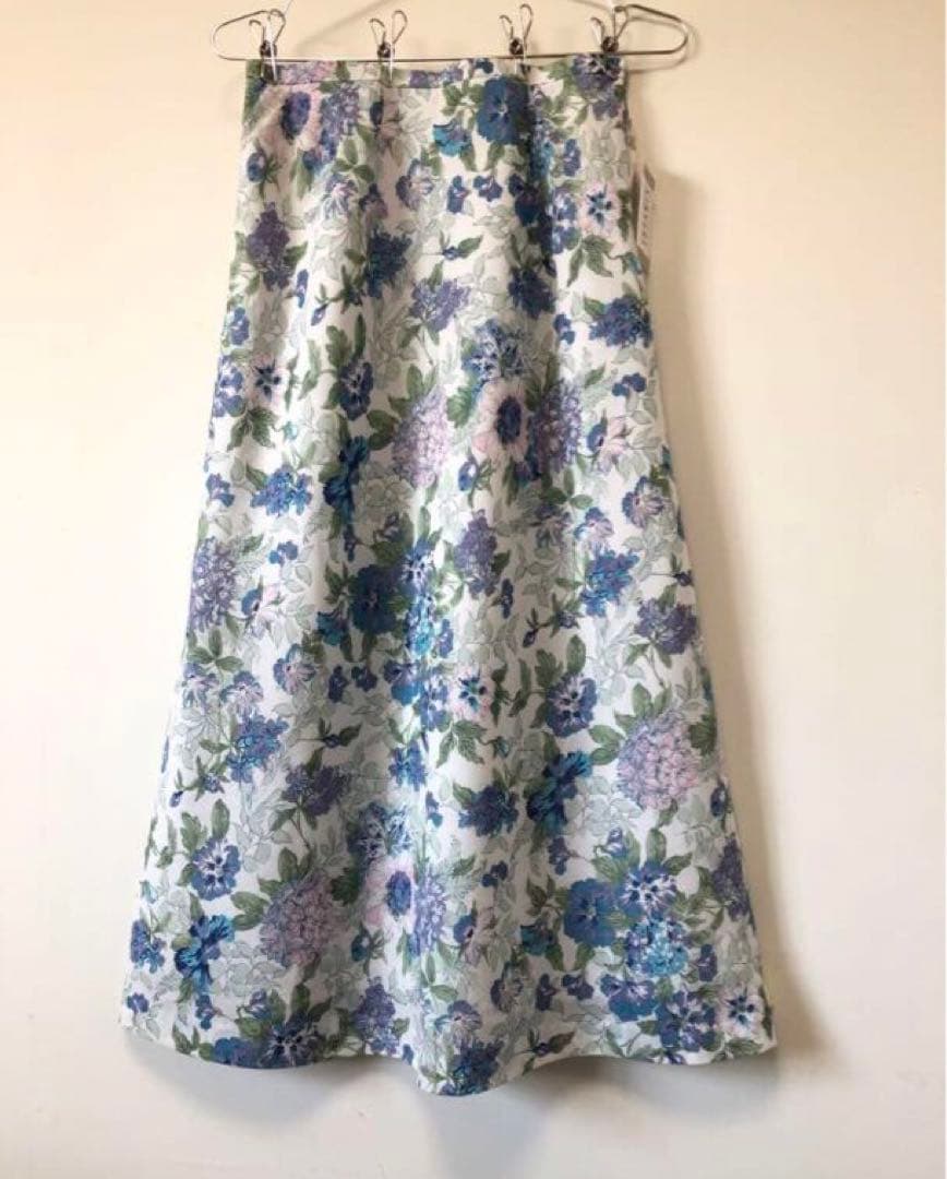 ☆新品タグ付き☆リバティ 紫陽花 三陽商会 VINVERT ロングスカート - メルカリ