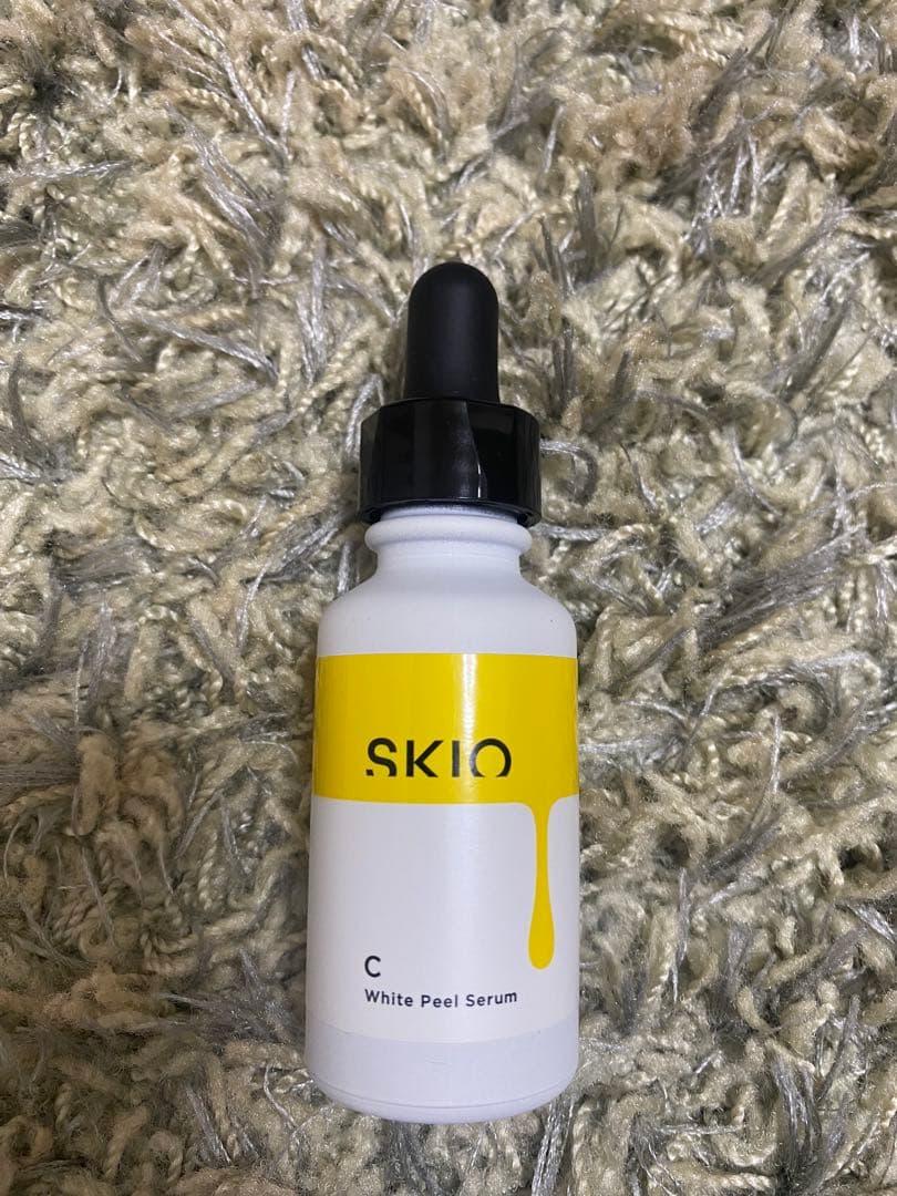 SKIO VCホワイトピールセラム 【薬用】美白美容液 - メルカリ