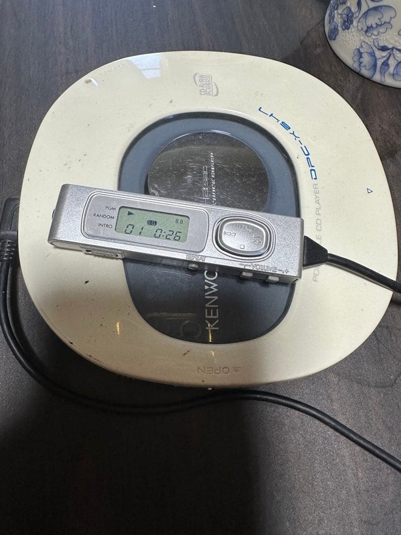 KENWOOD ポータブルCDプレーヤー！KENWOOD DPC-X547 - メルカリ