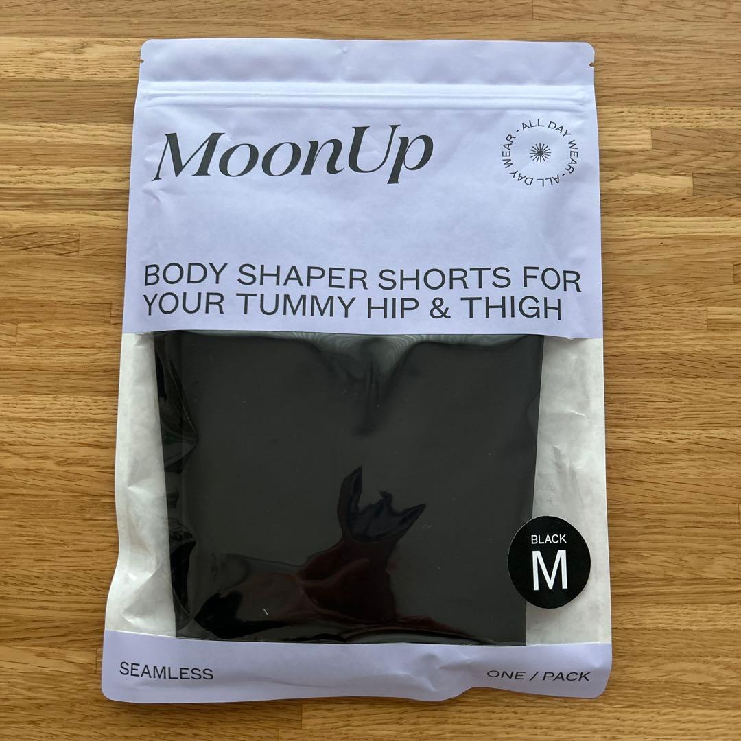 MoonUpショーツ Mサイズ - メルカリ