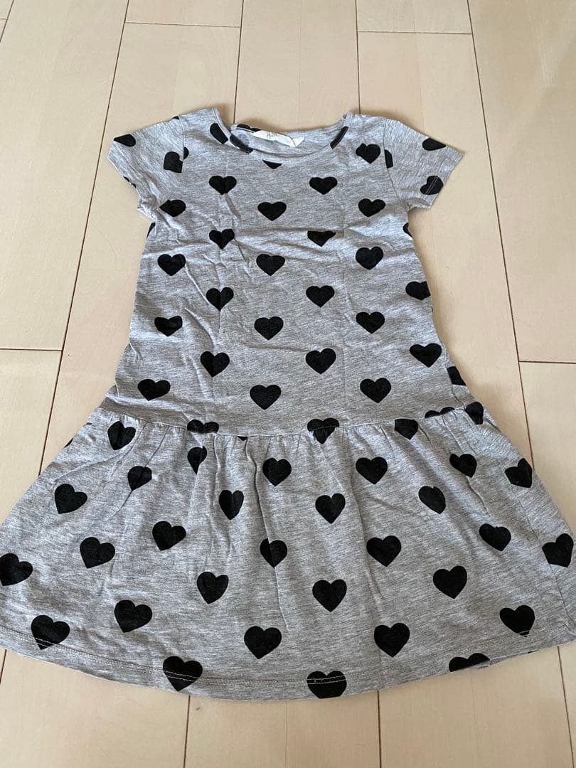 H&M ハート柄 半袖ワンピース US 4-6Y - メルカリ