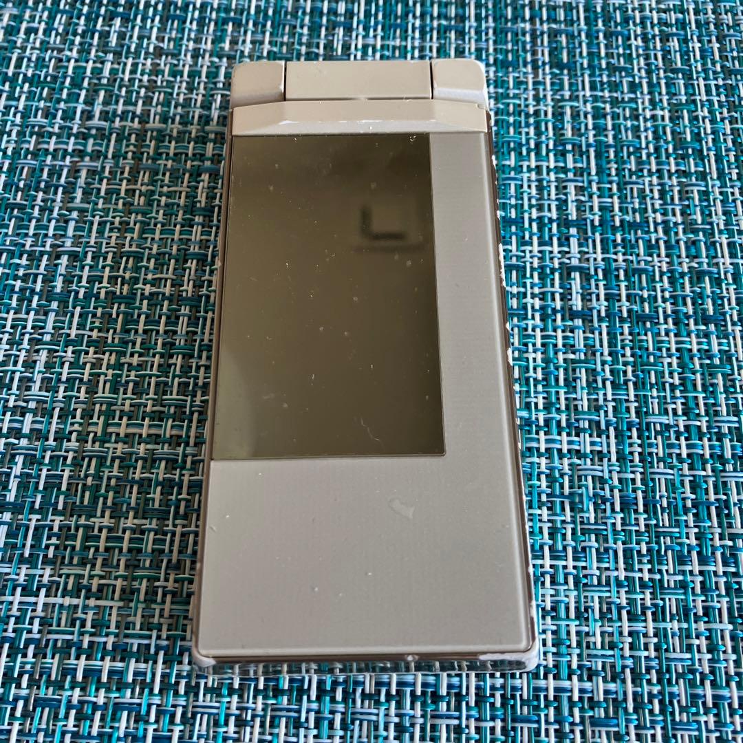 docomoガラケーF-01A - メルカリ