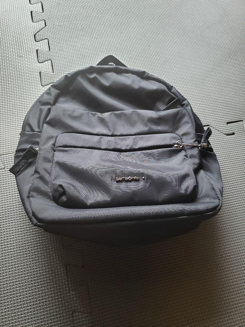 Samsonite リュック 目立った傷 汚れ なし。撮影で2日間使用 メルカリ