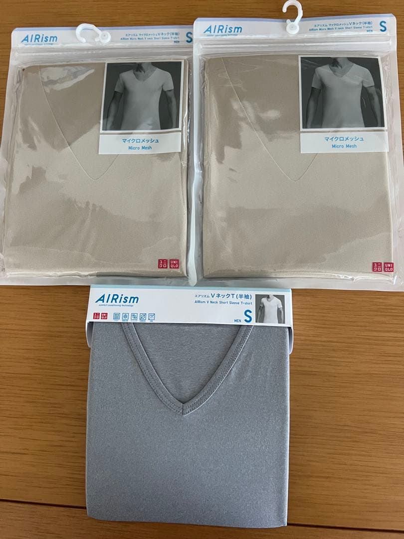 AIRism VネックTシャツ Sサイズ 2色セット - メルカリ