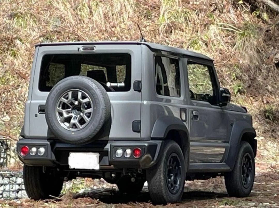 背面タイヤは純正アルミで締めませんか！ジムニーシエラ純正アルミホイールjb74! by メルカリ