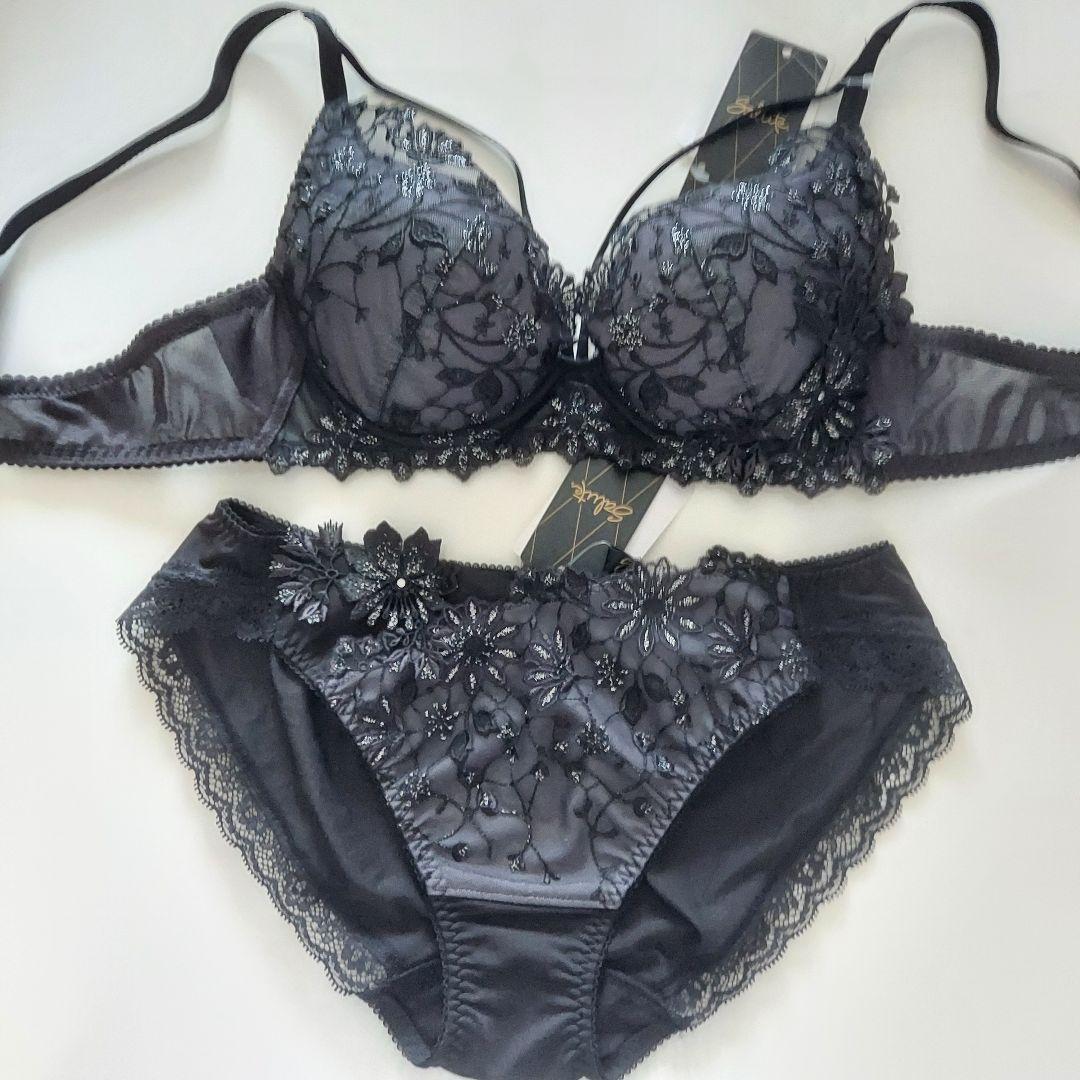 サルート ブラ ショーツ セット D75L 67G BL バハマ / E70 - メルカリ