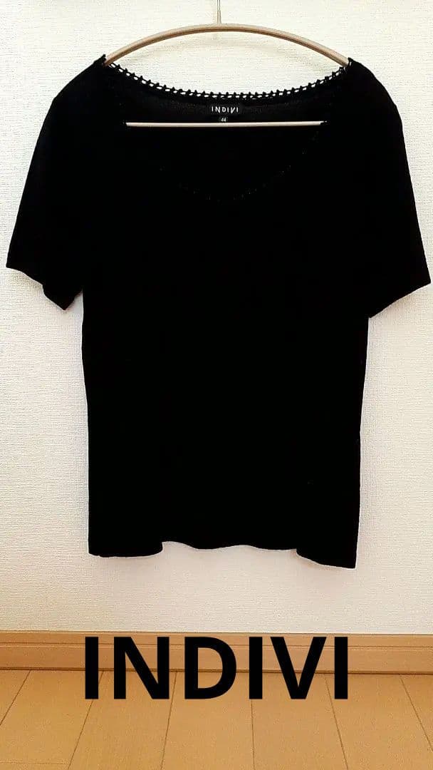 INDIVI ブラック Vネック Tシャツ 44 - メルカリ