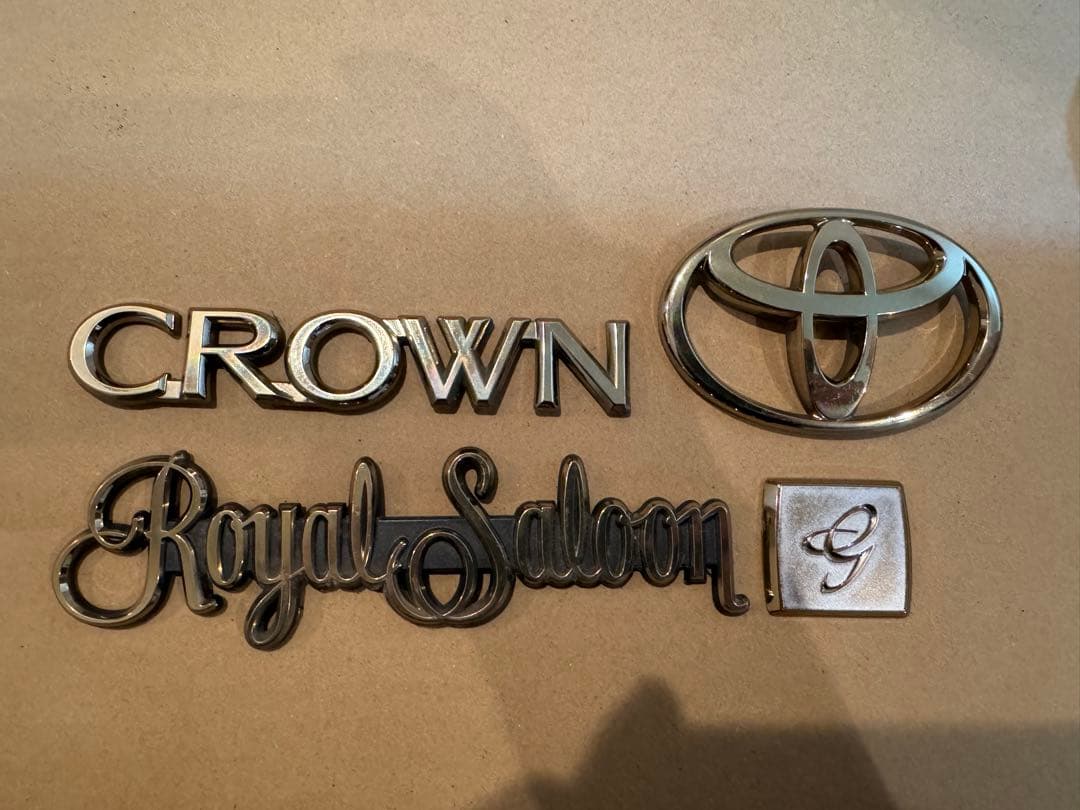 JZS15 系 15 クラウン 純正OP ゴールドエンブレム - メルカリ