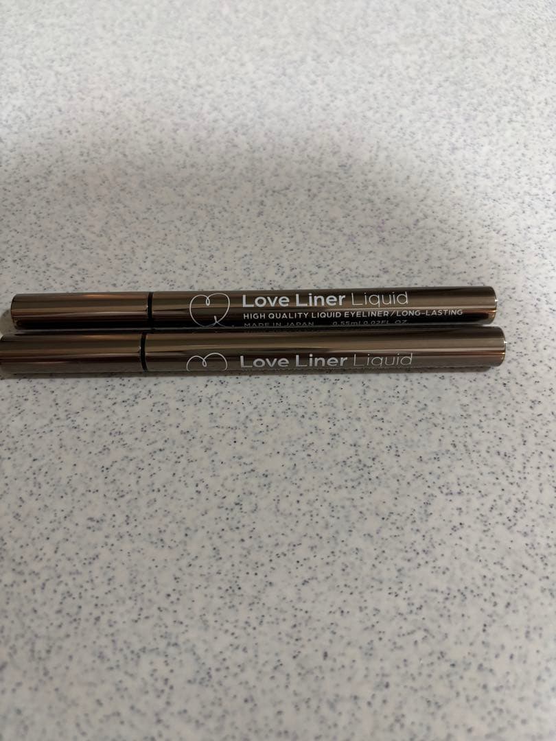 ブラックmshラブライナーリキッドR4未使用箱無 2本 - メルカリ